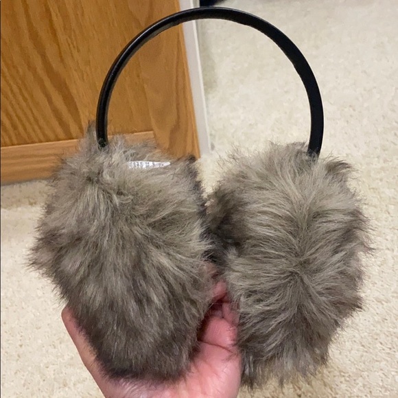 Uniqlo | Accessories | Uniqlo Women Faux Fur Ear Muffs | Poshmark